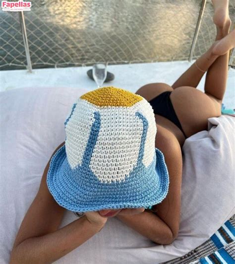 Bruna Marquezine Aka Brumarquezine Aka Brunamarquezine Aka Https Nude