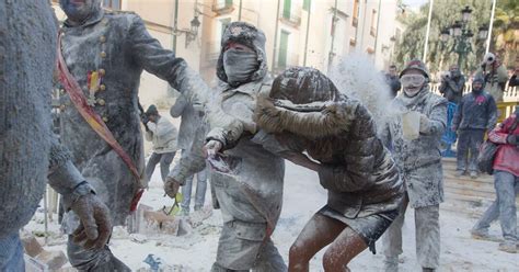 테러가 아니고 축제 스페인 엘센파리나츠 밀가루 축제