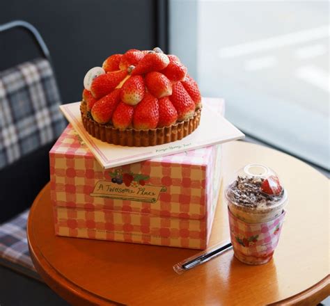 투썸플레이스 딸기 케이크 딸기라떼 프라페 킹스베리가든타르트 네이버 블로그