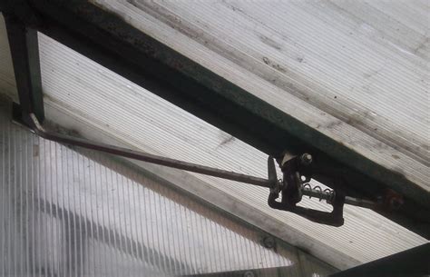 Теплица. Фиксатор форточки. — Сообщество «DRIVE2 На Даче» на DRIVE2