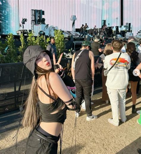 리정 미국서 파격 언더붑 패션…코첼라서 섹시미 과시 [n샷] 파이낸셜뉴스