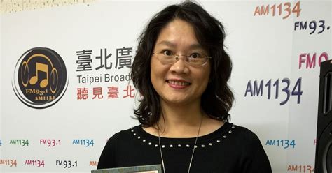 燦爛笑容的向日葵女孩 20171222幸珍上台北廣播電台說《老鼠湯》的故事