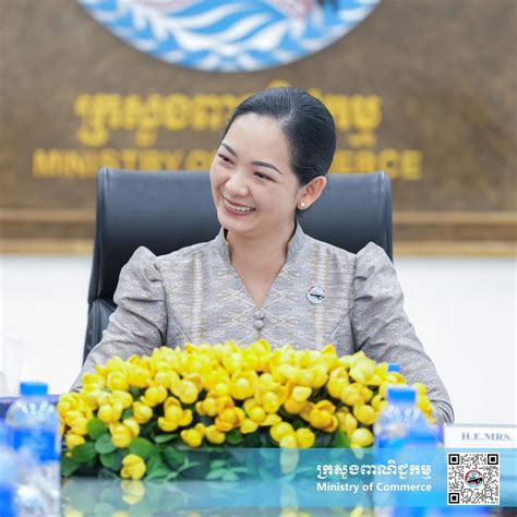 កម្ពុជា គ្រោងបង្កើតមជ្ឈមណ្ឌលពាណិជ្ជកម្មឯកជន នៅទីក្រុងក្រៅប្រទេសធំៗ២នេះ