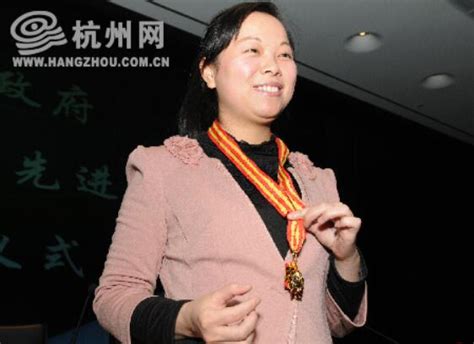 最美妈妈吴菊萍徒手接住2岁坠楼女孩