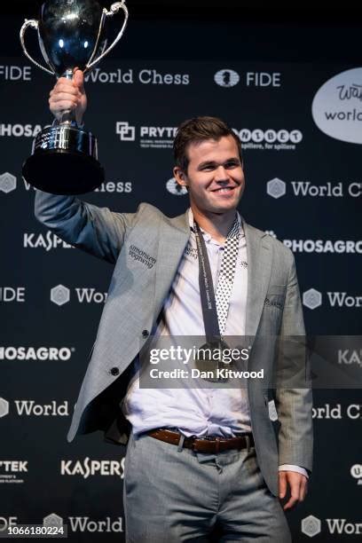 Norwegian Magnus Carlsen Wins World Chess Championship Photos And