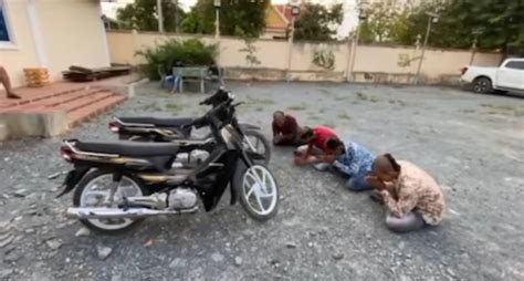 មុនៗគ្រាន់តែឱ្យ សំពះ ឪពុក ម្ដាយ លើកនេះ បត់ ជើងសំពះ ម៉ូតូ ម្ដង ចាំមើលលើកក្រោយ ហ៊ានទៀតអត់