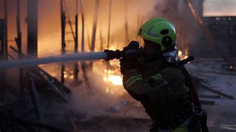 Армія РФ обстріляла дронами Дніпропетровщину — постраждала жінка Читайте на Ukr Net