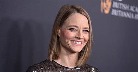 조디 포스터 목발 짚은 채 외출 아카데미 시상식서도 목발