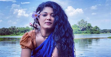 ছয় ফুট লম্বা ছেলেকে বিয়ে করব খাটো ছেলেরা ‘শয়তান হয় মৌসুমী যায়যায়দিন