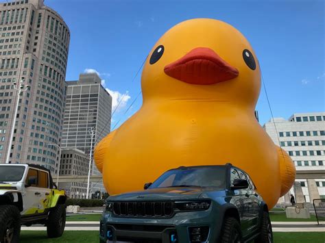 Worlds Largest Rubber Duck At Detroit Auto Show Celebrates Duck