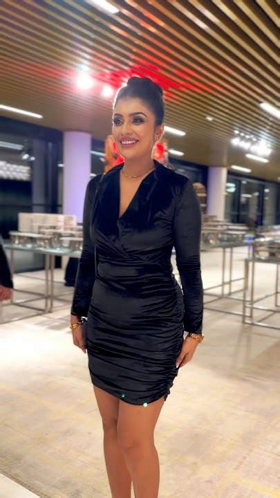 කලු ගවුමයි සුදු මූනයි Youtube