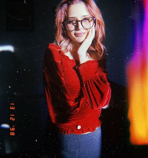 Netizens Body Shamed Aima Baig On Her Recent Picture Reviewit Pk