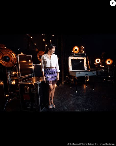 Nolwenn Leroy Sublime Et Sexy Combinaison Ouverte à La Poitrine Et