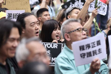 特稿立法院衝突不斷全台民眾上街頭 改革五法還權或擴權爭議大 獨家 2024 05 24 15 40 記者林泊志