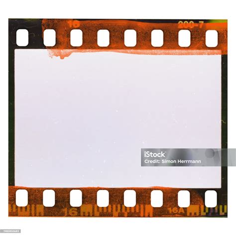 페인트로 격리 된 단일 35mm 직경 필름 프레임이 재료에 남아 있습니다 프레임에 대한 스톡 사진 및 기타 이미지 프레임 영화 산업 1990 1999 년 Istock