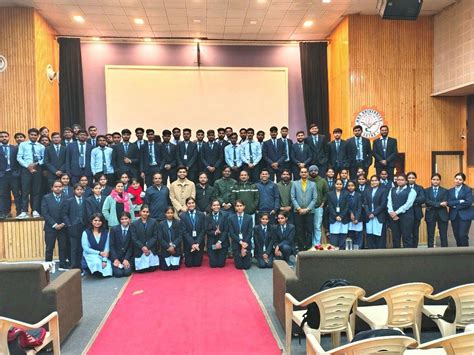 Careerbuilding Ai Iot Bigdata Machinelearning Aksuniversity