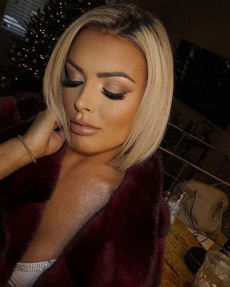 Mandy Rose Scrolller