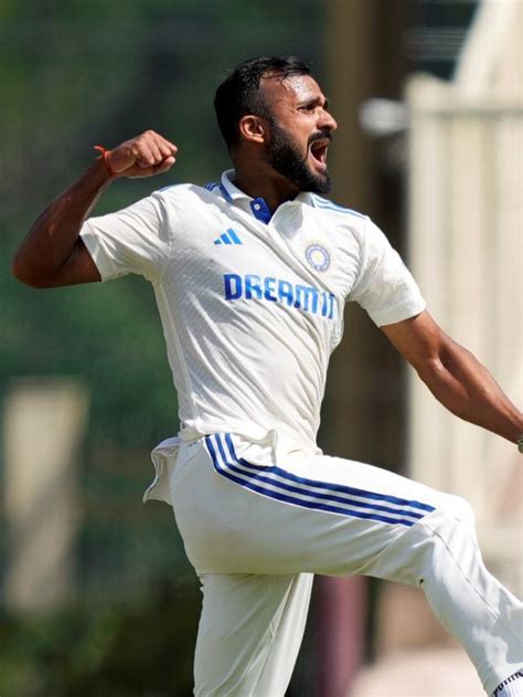 Video क्रिकेटर आकाशदीप बिहार के अपने गांव में करते हैं ये काम सैकड़ों बच्चों की संवार रहे