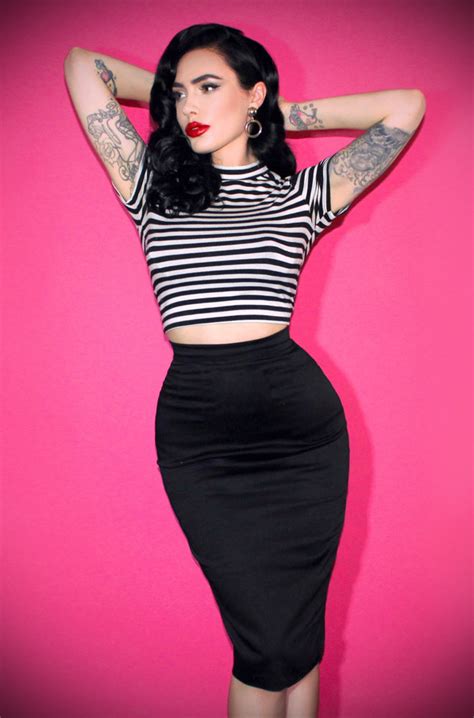 30 Pin Up Poses Classic And Vintage Pinup Poses Moda Rockabilly Looks Rockabilly Rockabilly