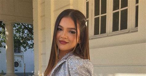 Mel Maia Exibe Marquinha De Sol Com Cropped Provocante Linda