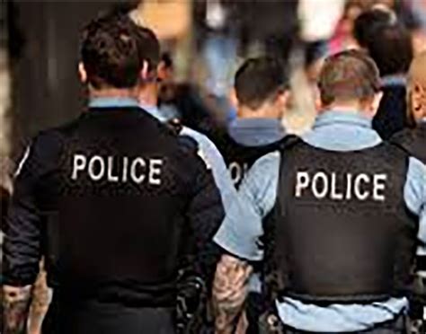 දේශනයකට ඇවිත් ජීව උණ්ඩ සමග හසු වූ ඇමරිකන් පොලිස් නිලධාරියා ඇපමත මුදා හරි Divaina Breaking