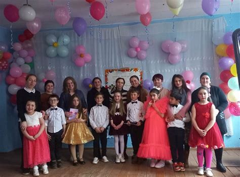 დედის დღისადმი მიძღვნილი შთამბეჭდავი ღონისძიება ბუკნარის საჯარო სკოლაში ეტალონი