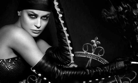2000x1200 Resolution Carmen Electra Hd Photos 2000x1200 Resolution