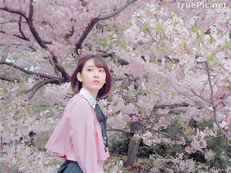 Japanese Singer And Actress Sakura Miyawaki Sexy Picture Collection