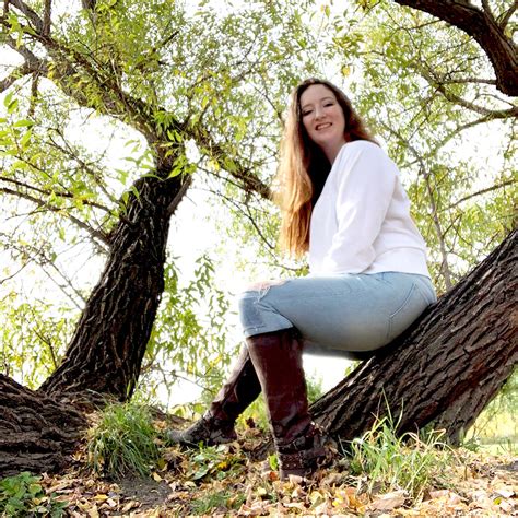 Meet McKenzie Wanderlust Virtual Assistant