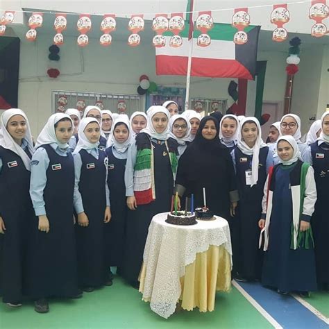 ‫قدم قسم التربية مدرسة النجاة المتوسطة بنات السالمية Facebook‬