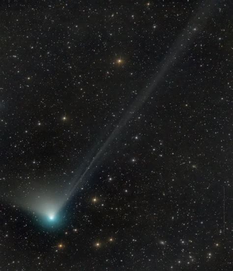 Како изгледа зелената комета што поминува покрај Земјата