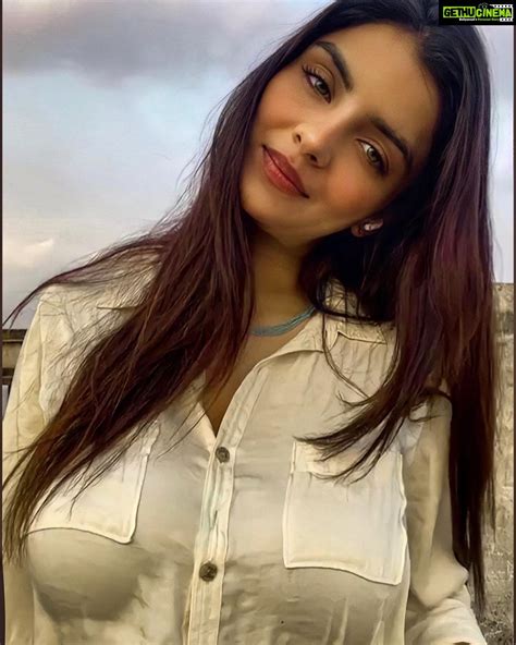 Anveshi Jains Instagram Twitter And Facebook On Idcrawl