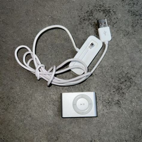 Apple Ipod Shuffle 2nd Generation With Charger Rare And On Sale