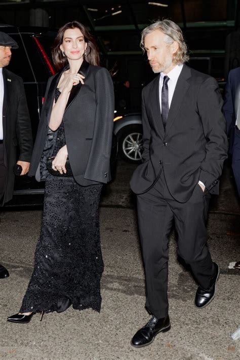 Anne Hathaway Openly Embraces Husband Adam Shulmans Jewish Religion