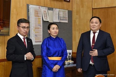 Улсын Их Хурлын Ерөнхий нарийн бичгийн дарга Б Баасандорж үүрэгт ажлаа