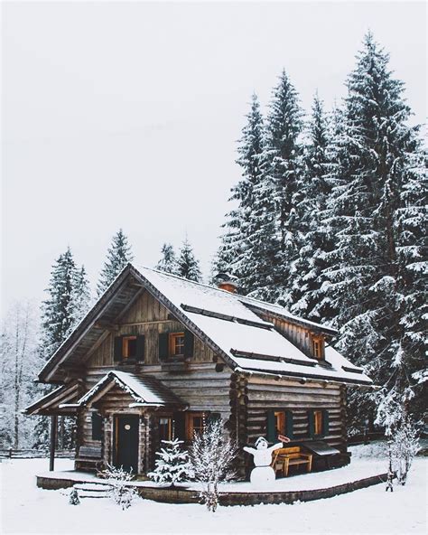 Pin By Hüseyin Salgın On Ahşap Kulübeler Rustic Cabin Winter Cabin Cabins In The Woods