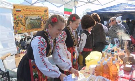 Празникът на сланината събира хиляди в Априлци