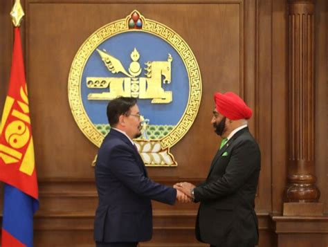 УИХ ын дарга Г Занданшатар Бүгд Найрамдах Энэтхэг Улсаас Монгол Улсад суугаа Элчин сайд М П