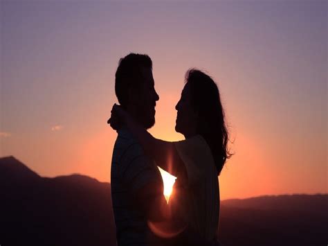 लग्नाआधी लैंगिक संबंध ठेवणे चूक की बरोबर वैवाहिक आयुष्यावर याचा परिणाम