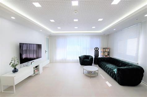 미니멀하지만 화이트에 싱그러운 그린 컬러💚 하우스 라이프스타일 슈퍼앱 오늘의집 미니멀하지만 화이트에 싱그러운 그린 컬러💚 하우스 라이프스타일 슈퍼앱 오늘의집