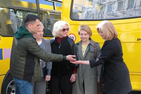 На Львівщині громади отримали останню партію «Школяриків Четверта студія