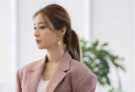 티아라 지연·프로야구 선수 황재균 결혼 2년 만에 파경