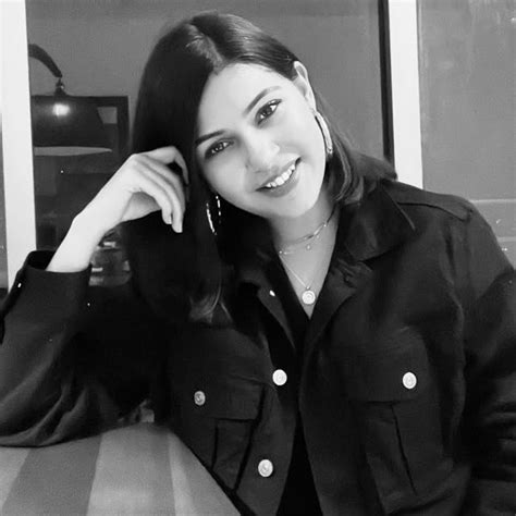 Shruti Bhatia Shruti Bhatia20 Threads Say More