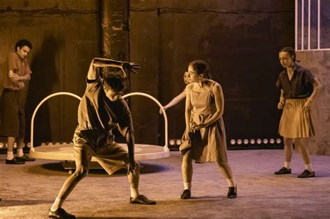 Sf Super Fragil Teatrul Excelsior