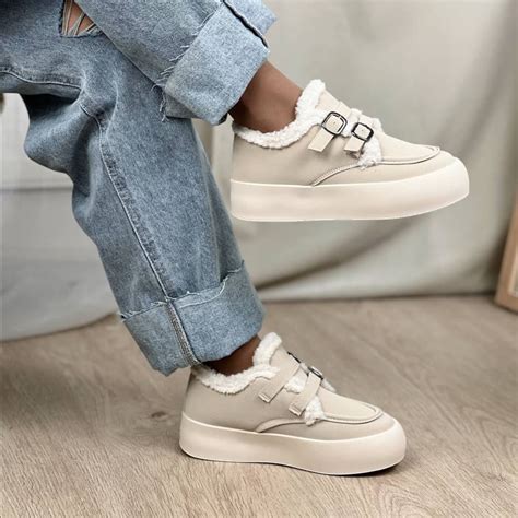 Жіноче взуття кросівки туфлі черевики угги 🇺🇦 Зручні та легкі утеплені кеди 💫 Також