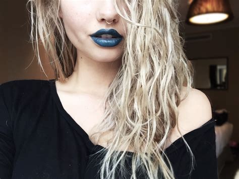 Debby Ryan Purple Shampoo Blue Lipstick Hotel Lighting