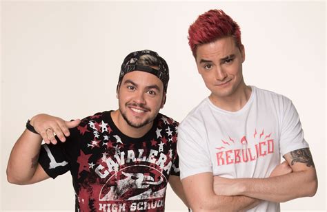 Youtubers Felipe Neto E Luccas Neto Lançam Livrões Acesso Cultural
