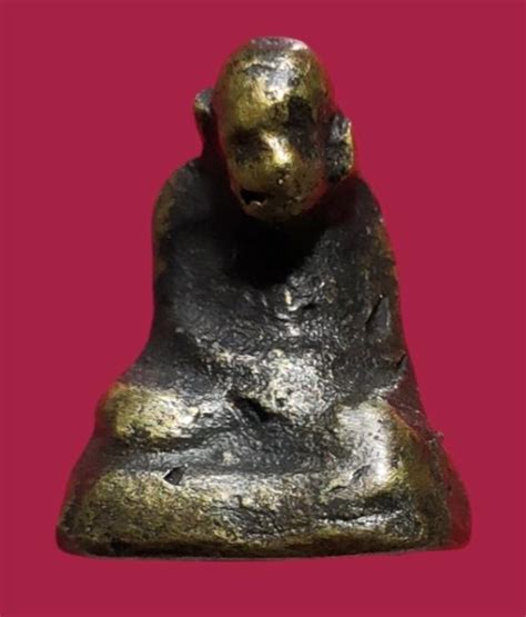 รูปหล่อโบราณหลวงพ่อเขียน วัดสำนักขุนเณร Ennxo