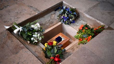 Charles Darwin Buried