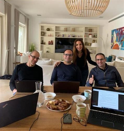 32 Unipaas Techround